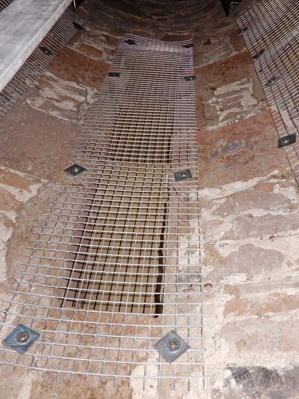 Installation of permanent ladder and louvre windows mesh – BCM ...